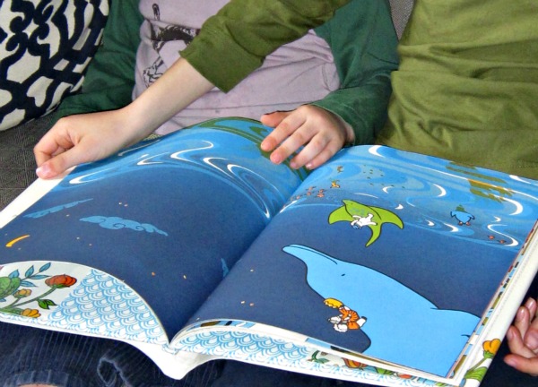 How to Read Wordless Picture Books to Kids: Tips for Parents